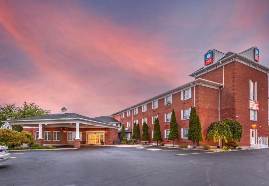 sure stay plus - Skylight Hotels